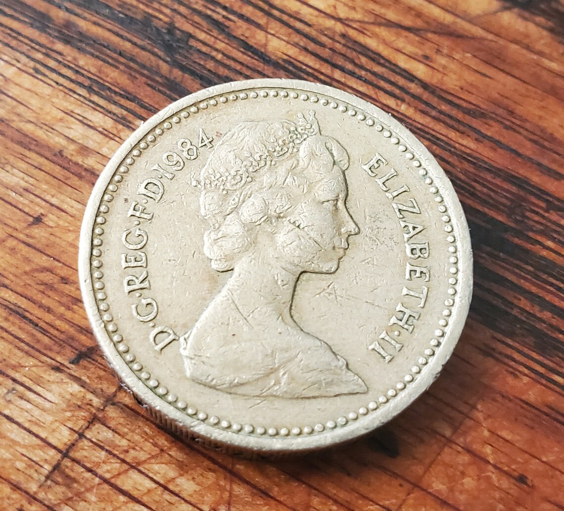 Queen Elizabeth II One Pound Collection Rare Side Lettering Error Coins ...