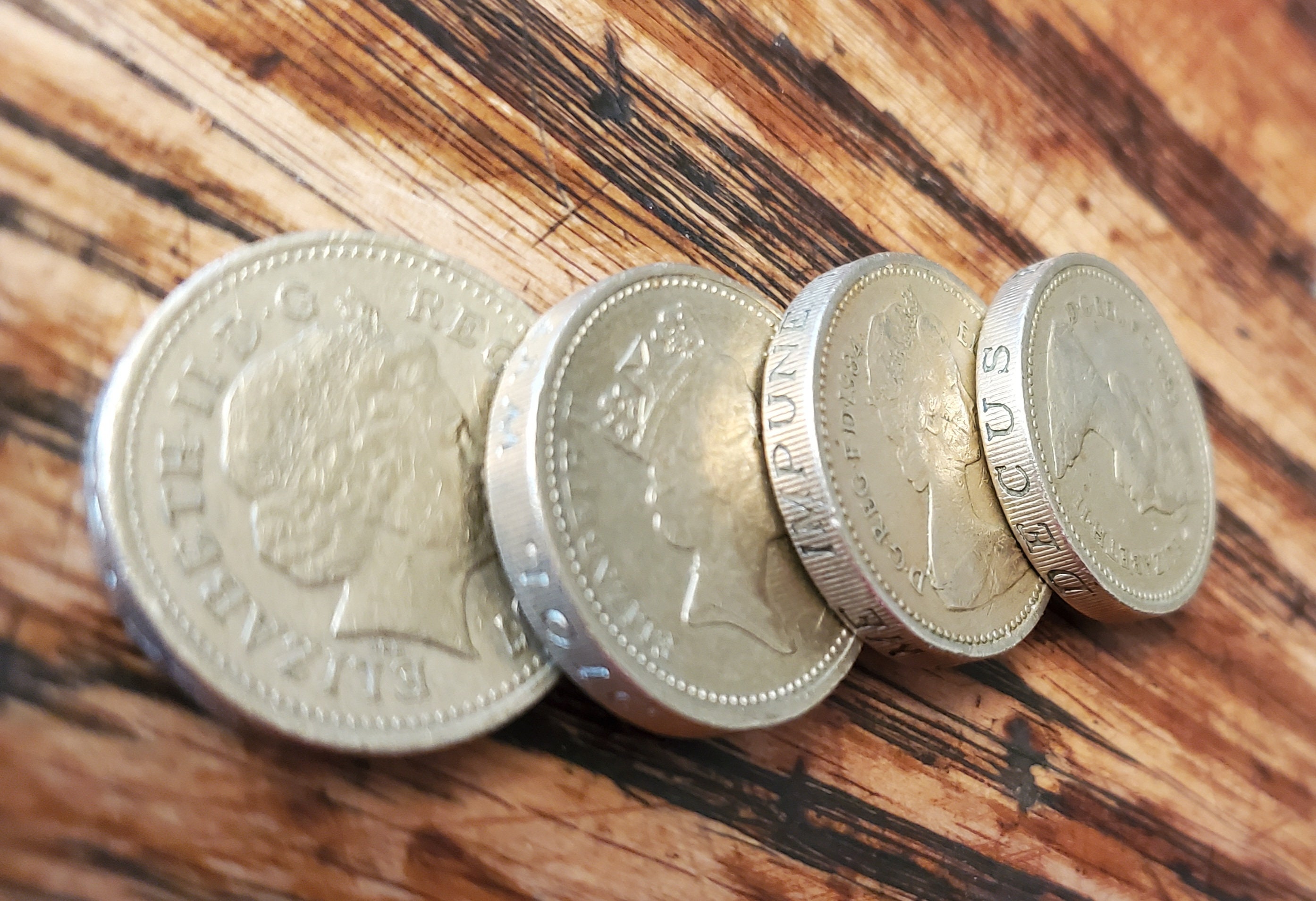 Queen Elizabeth II One Pound Collection Rare Side Lettering Error Coins ...