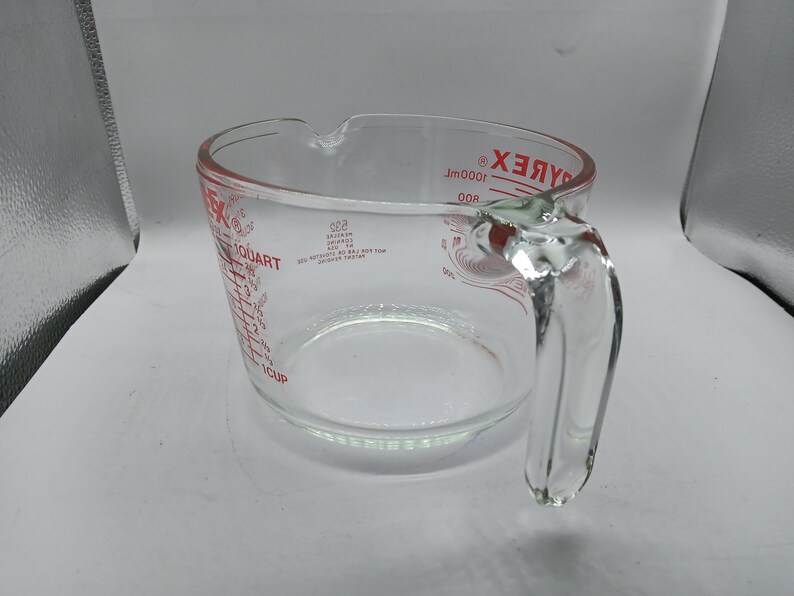 Vintage Pyrex 4 CUP 1 QT 1000 ML Heavy Glass Measuring Cup Red Letters ...