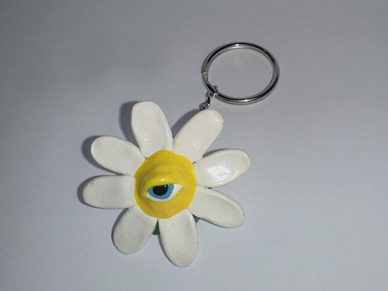 Flower With Eye Keychain, Trippy Flower Keychain, All Seeing Flower ...