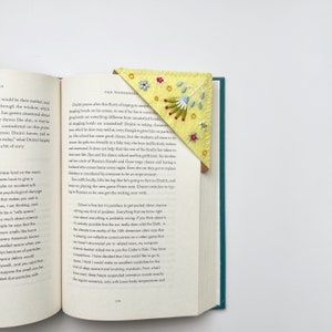 Corner Bookmark Embroidered Felt Flower With Gift Envelope Stitched ...