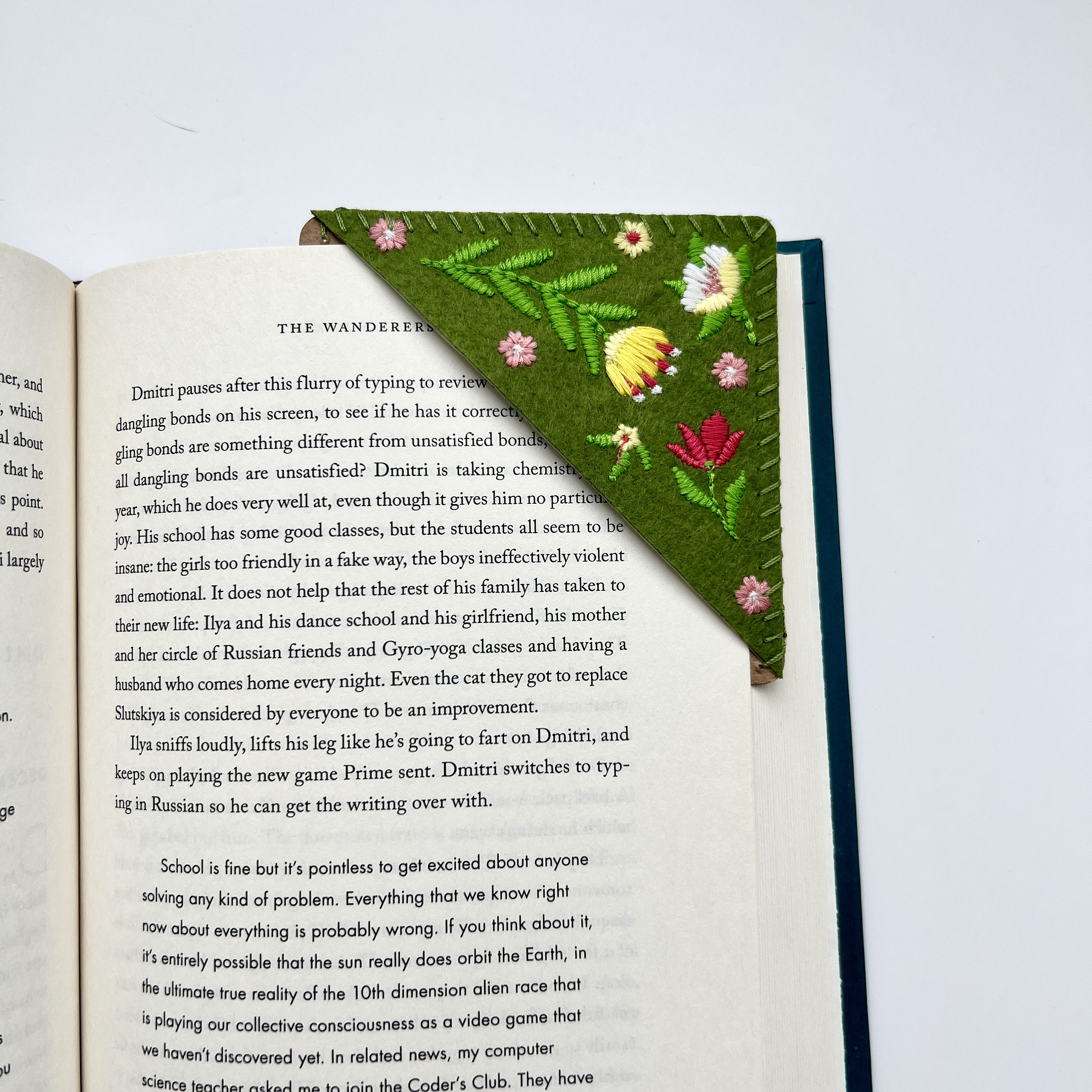 Embroidered Felt Corner Bookmark: Stitched Floral Design - Etsy