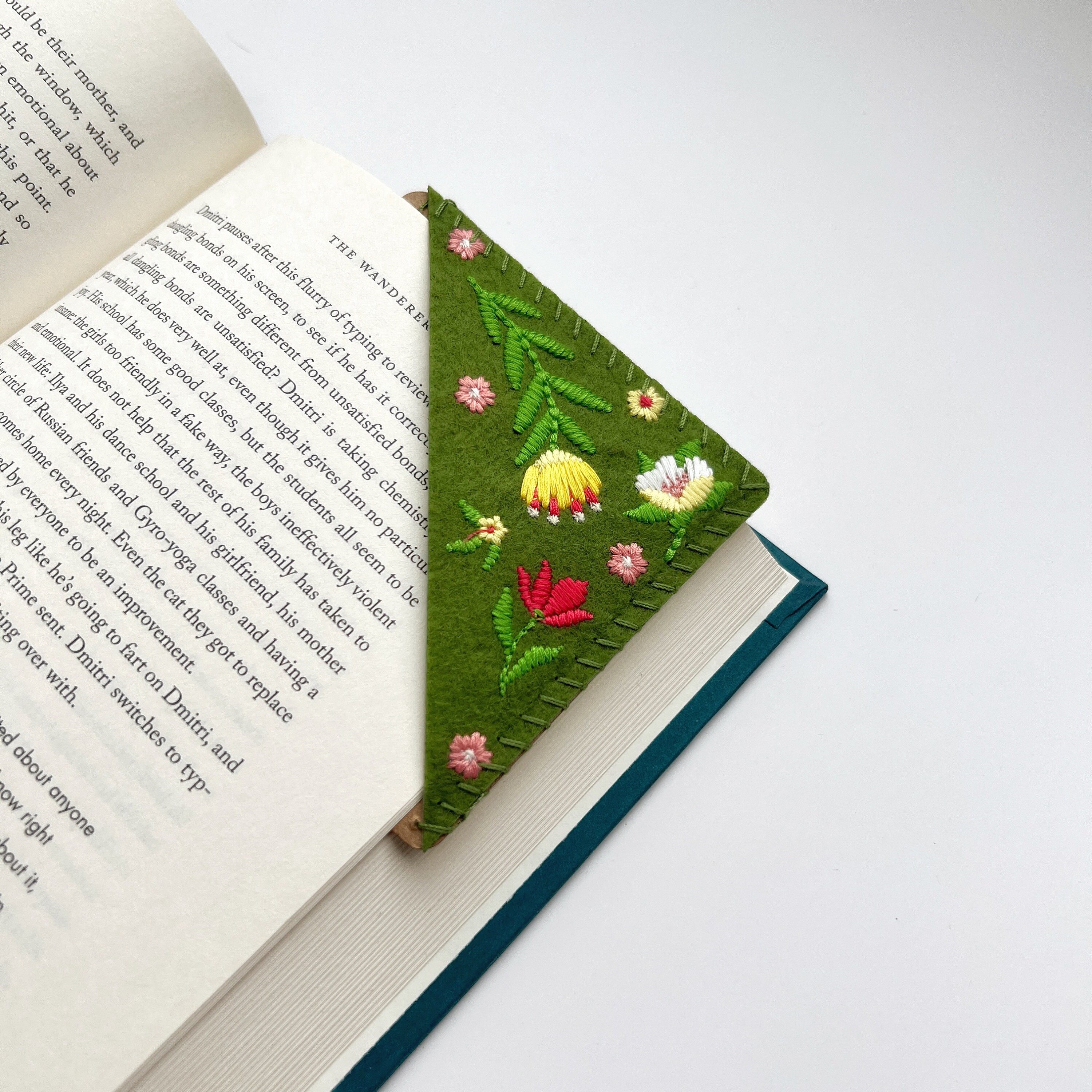 Embroidered Felt Corner Bookmark: Stitched Floral Design - Etsy
