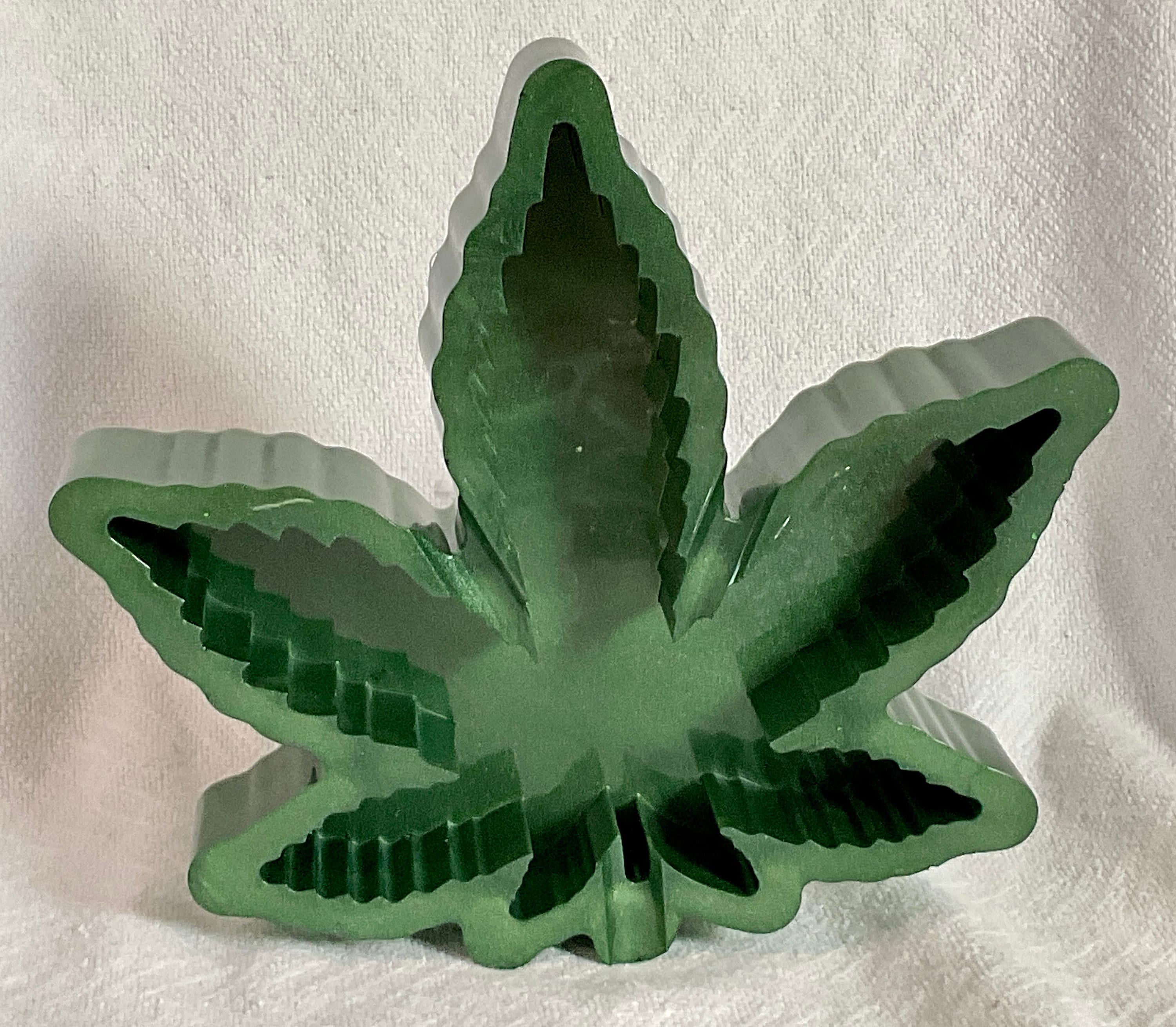Marijuana Plant Shaped Ashtray, Weed Ashtray, Blunt Ashtray, Marijuana Ashtray, Leaf Shaped ...