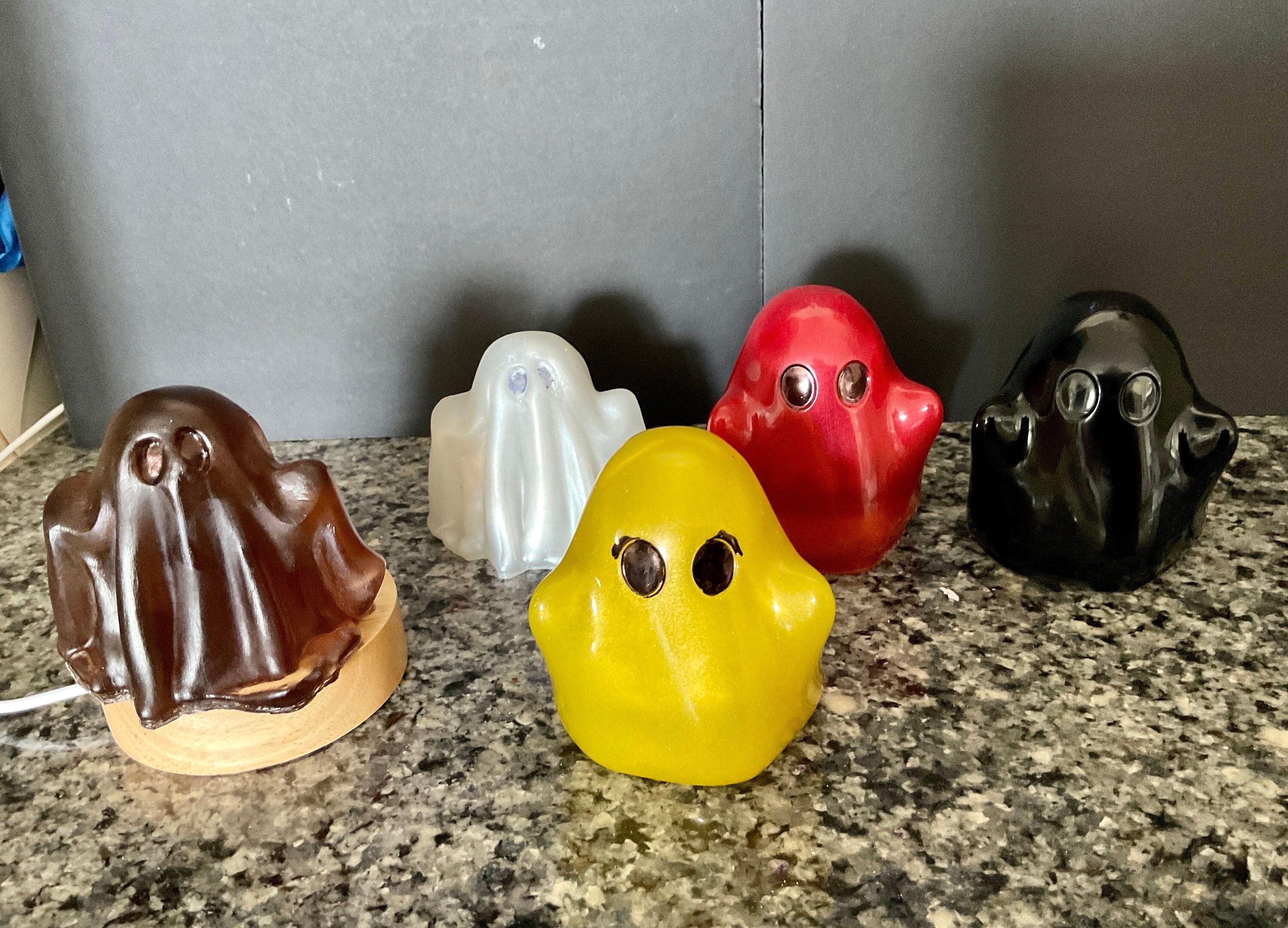 Halloween Ghosts With or Without Eyes. Ghosts With or Without a Light ...