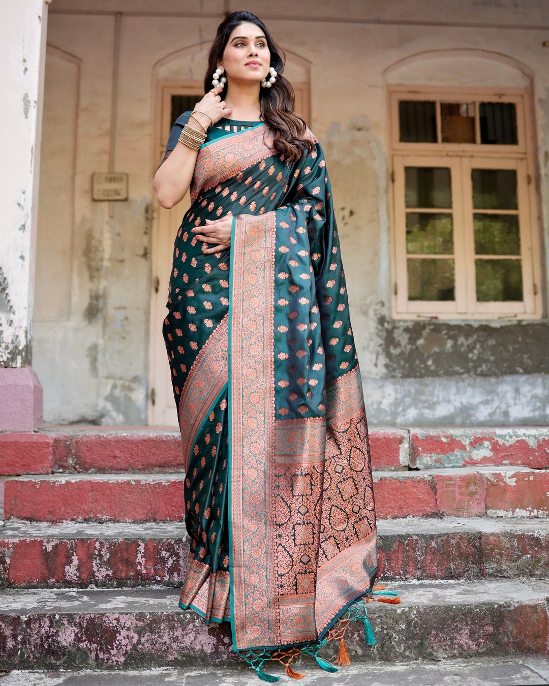 Green Color Saree With Zari Work Semi Silk Saree for Women With Tassels ...