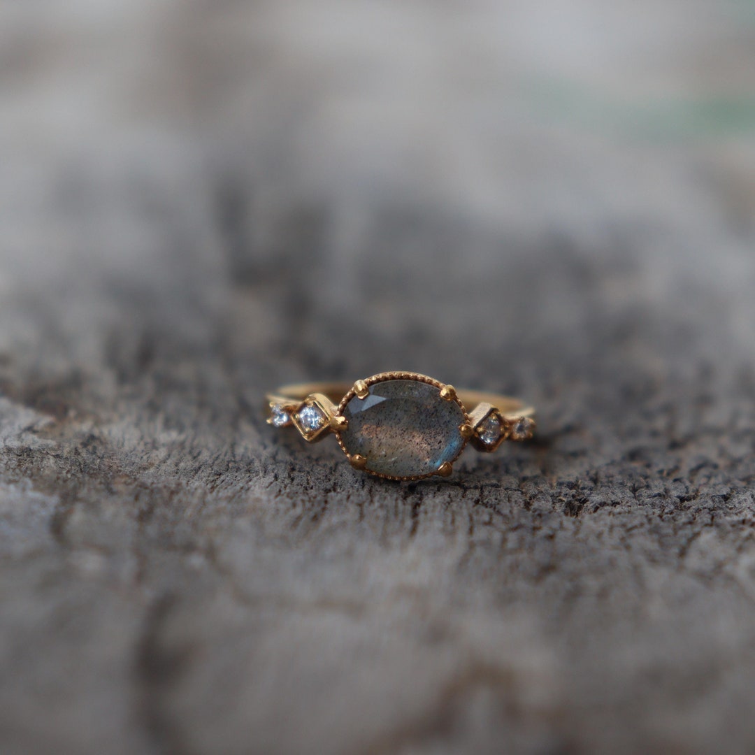 Unique Art Deco Labradorite Engagement Ring, Natural Oval Labradorite ...