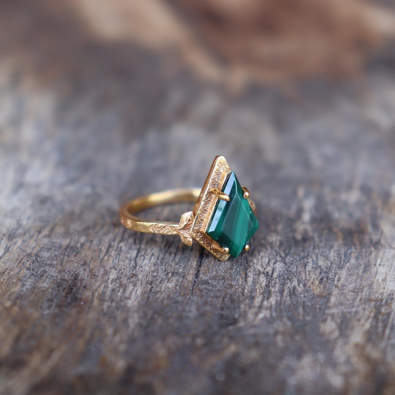 Vintage Malachite Ring, Kite Green Gemstone Stacking Ring, Nature ...