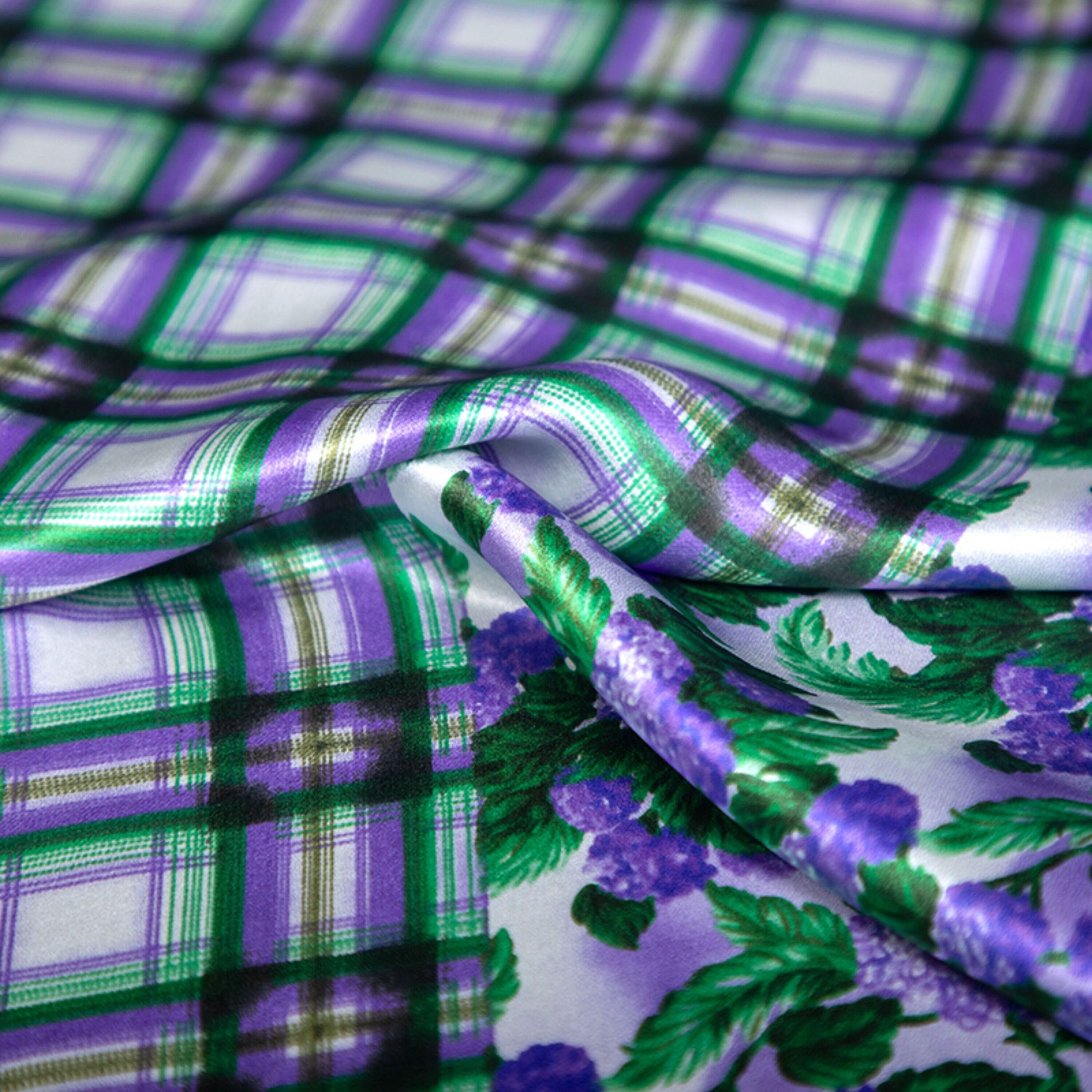 Designer Silk Fabric With Tiny Floral Plaid Print Premium Silk Crepe De ...