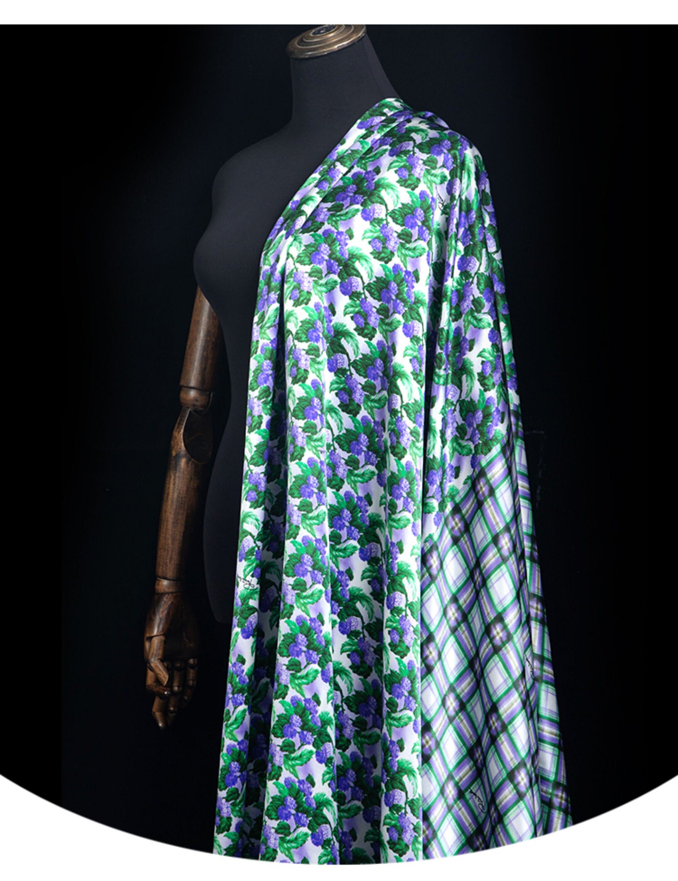 Designer Silk Fabric With Tiny Floral Plaid Print Premium Silk Crepe De ...