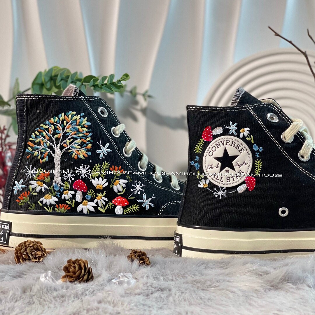 Midnight Romance in Garden Converse, Daisy Flowers Design Sneaker ...