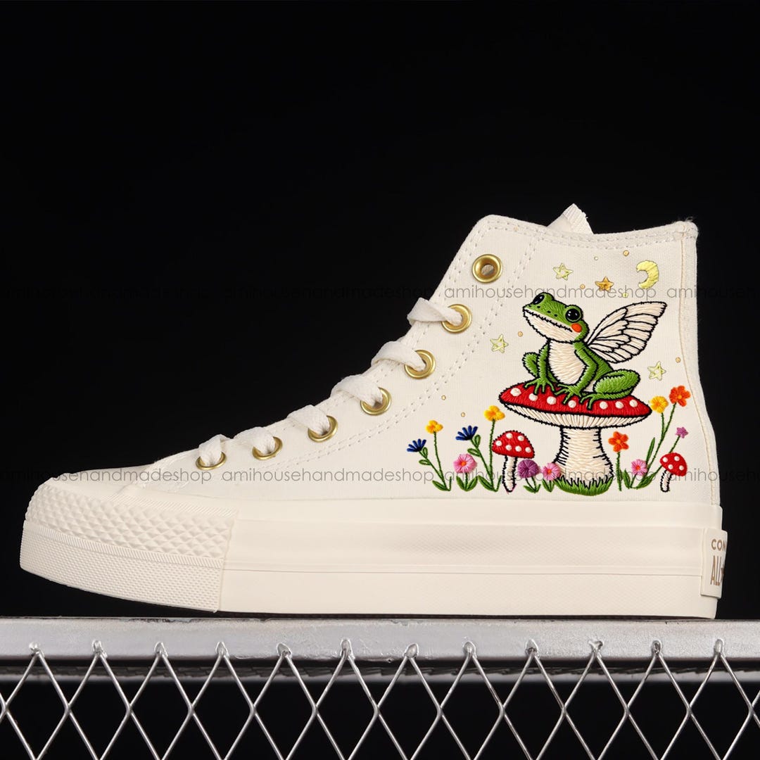 Frog Converse Chuck Taylor 1970s, Custom Hand Embroidery Fairy Frog ...