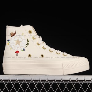 Frog Converse Chuck Taylor 1970s, Custom Hand Embroidery Fairy Frog ...