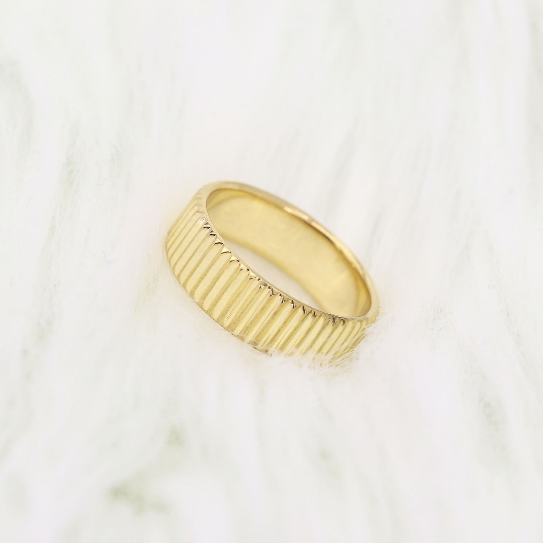 14k Vertical Lines Band | 5.2MM Geometric Band | Vertical Grooves ...