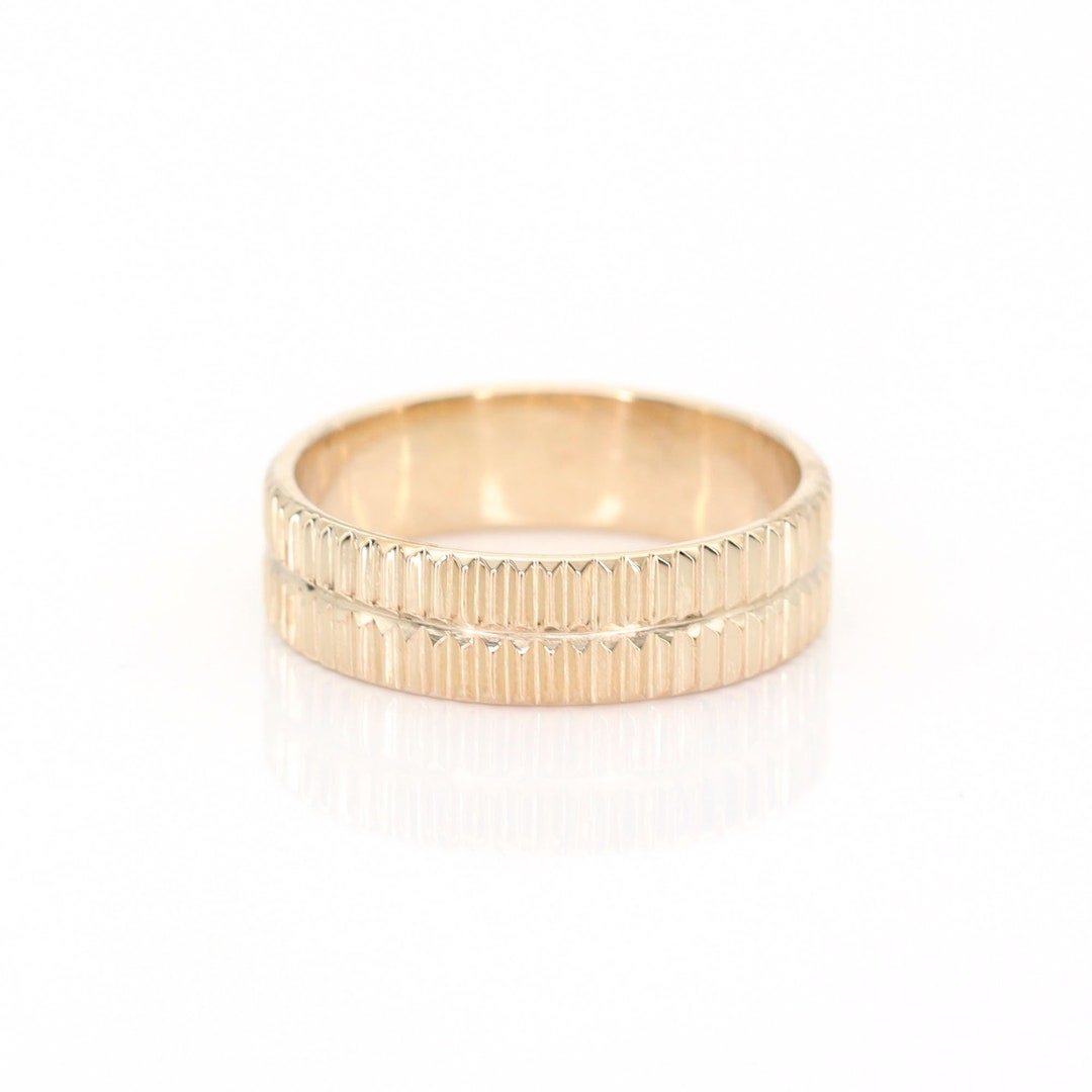 14k Vertical Lines Band | 5.2MM Geometric Band | Vertical Grooves ...