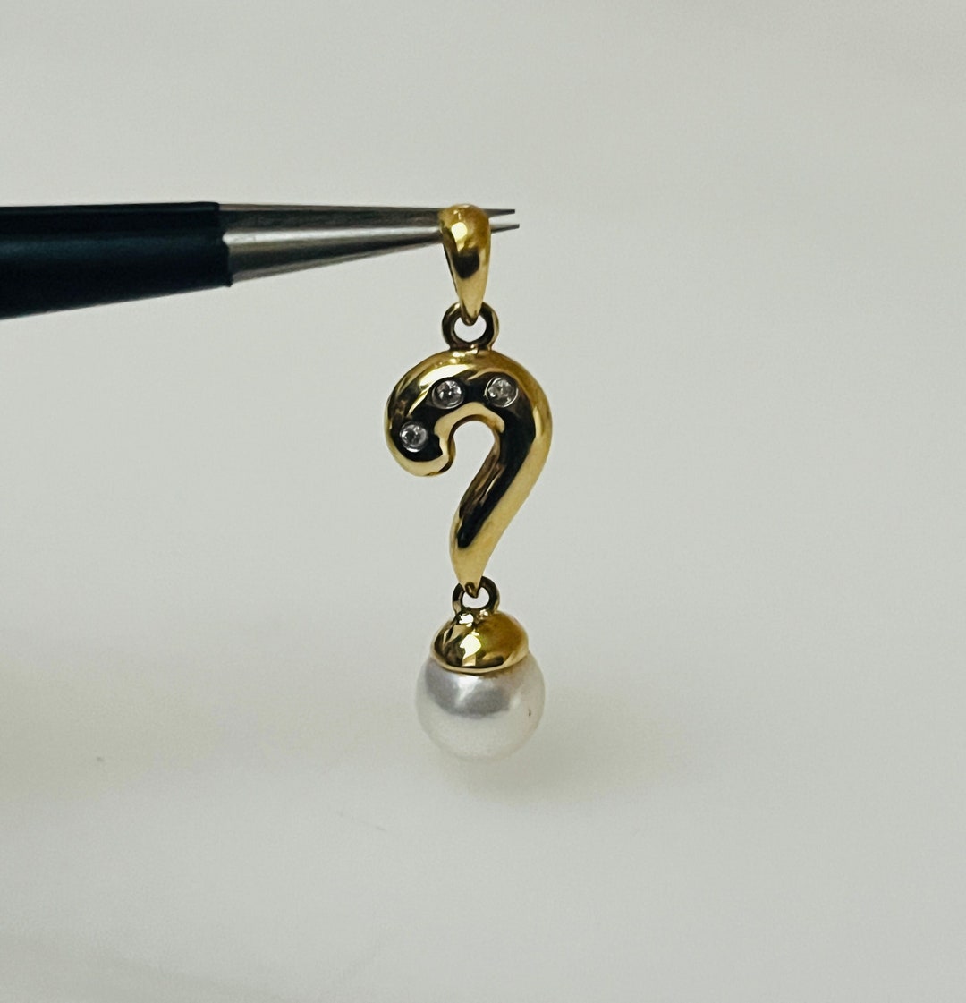 Unique 18K Yellow Gold Question Mark Diamond Pearl Pendant Elegant ...