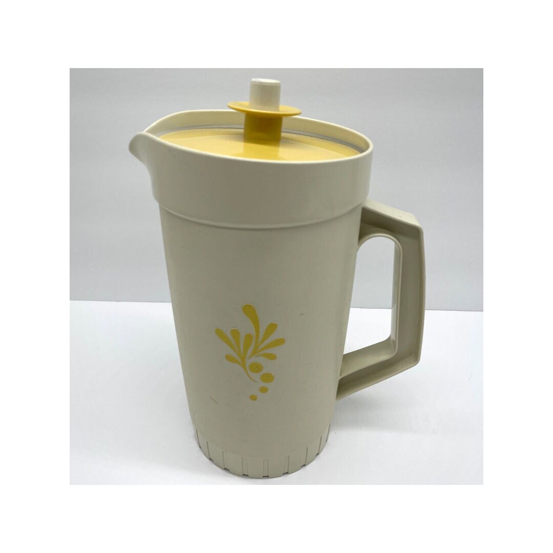 Vintage Tupperware Almond & Harvest Gold 2 Quart Pitcher Taupe - Etsy ...