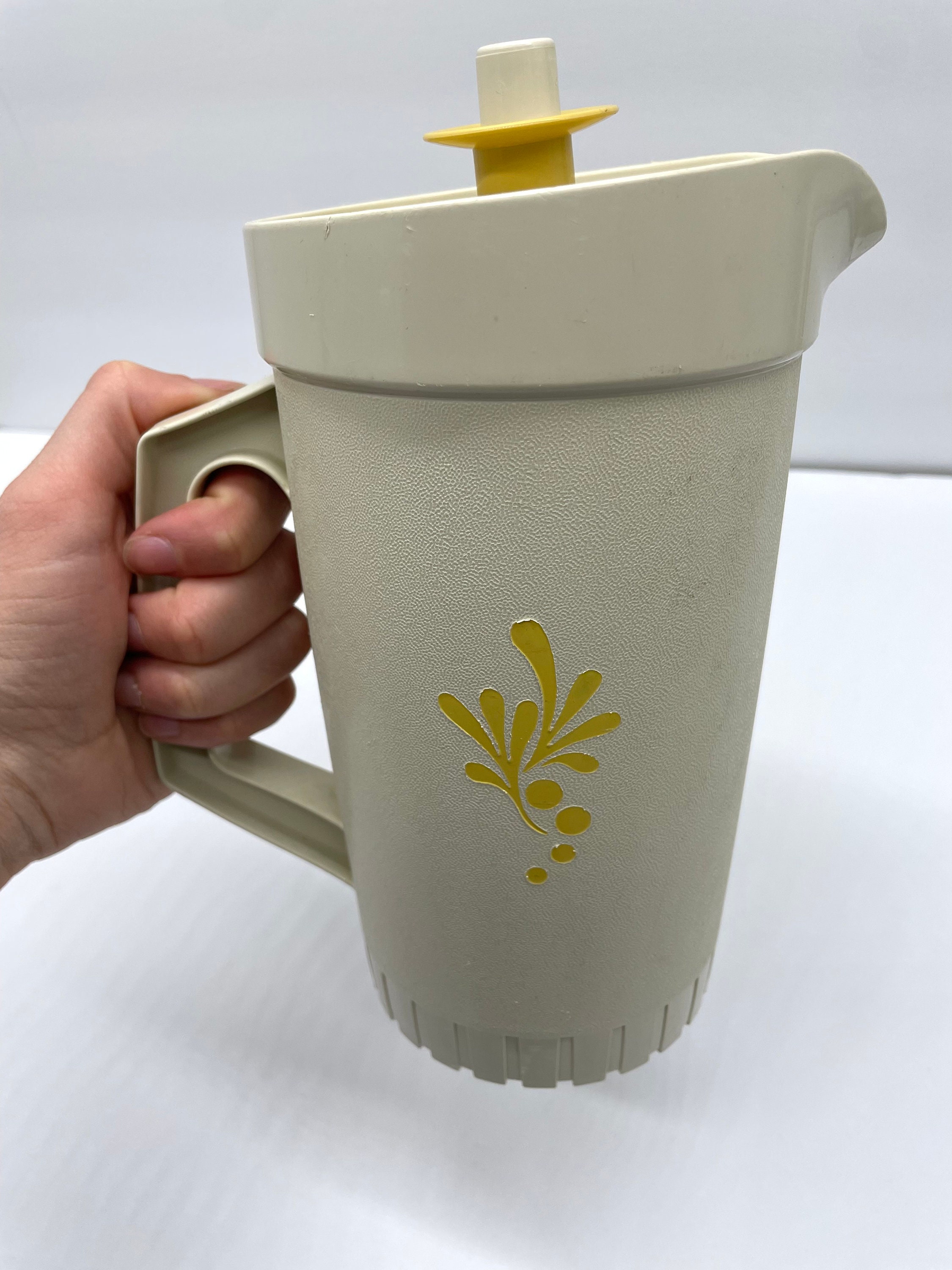 Vintage Tupperware Almond & Harvest Gold 2 Quart Pitcher Taupe - Etsy ...