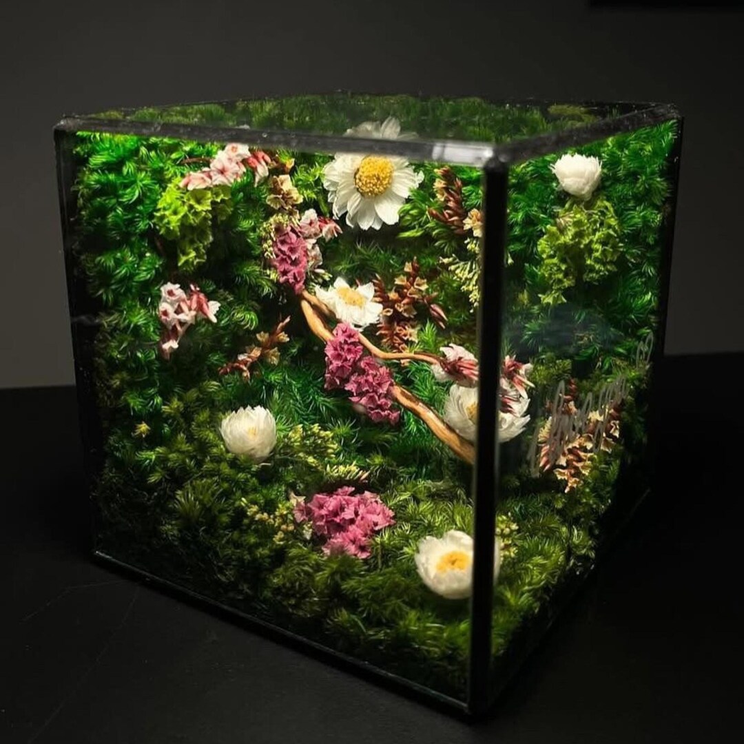 Handmade Crystal Floral Cube – Gift-ready 4″ No-maintenance Glass ...