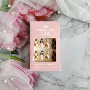 24 Pcs Floral Checkerboard Press-on Nail Set/ Almond Shape - Etsy