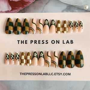 24 Pcs Floral Checkerboard Press-on Nail Set/ Almond Shape - Etsy