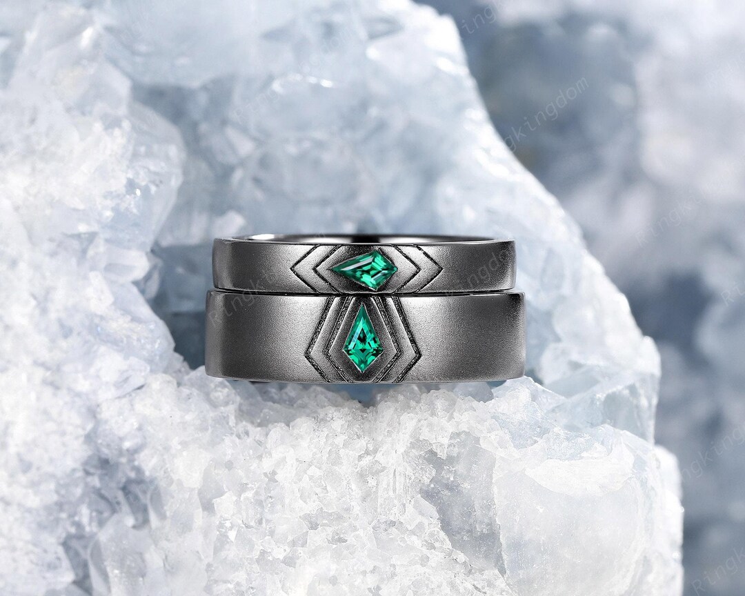Gothic Kite Cut Emerald Couples Promise Ring Set Rhodium Black Gold His ...
