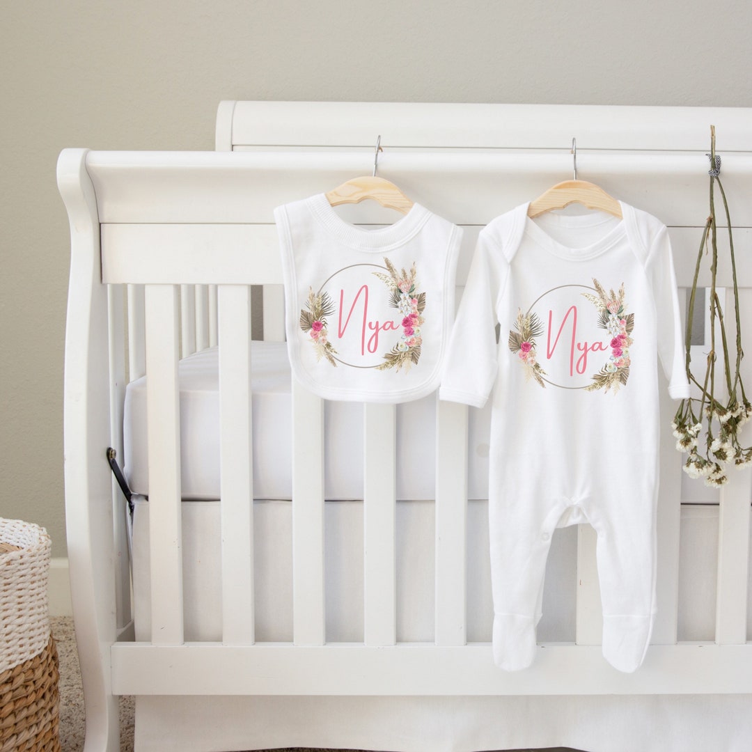 Personalized Baby Girl Outfit, Floral Wreath Sleepsuit & Bib Set - Etsy