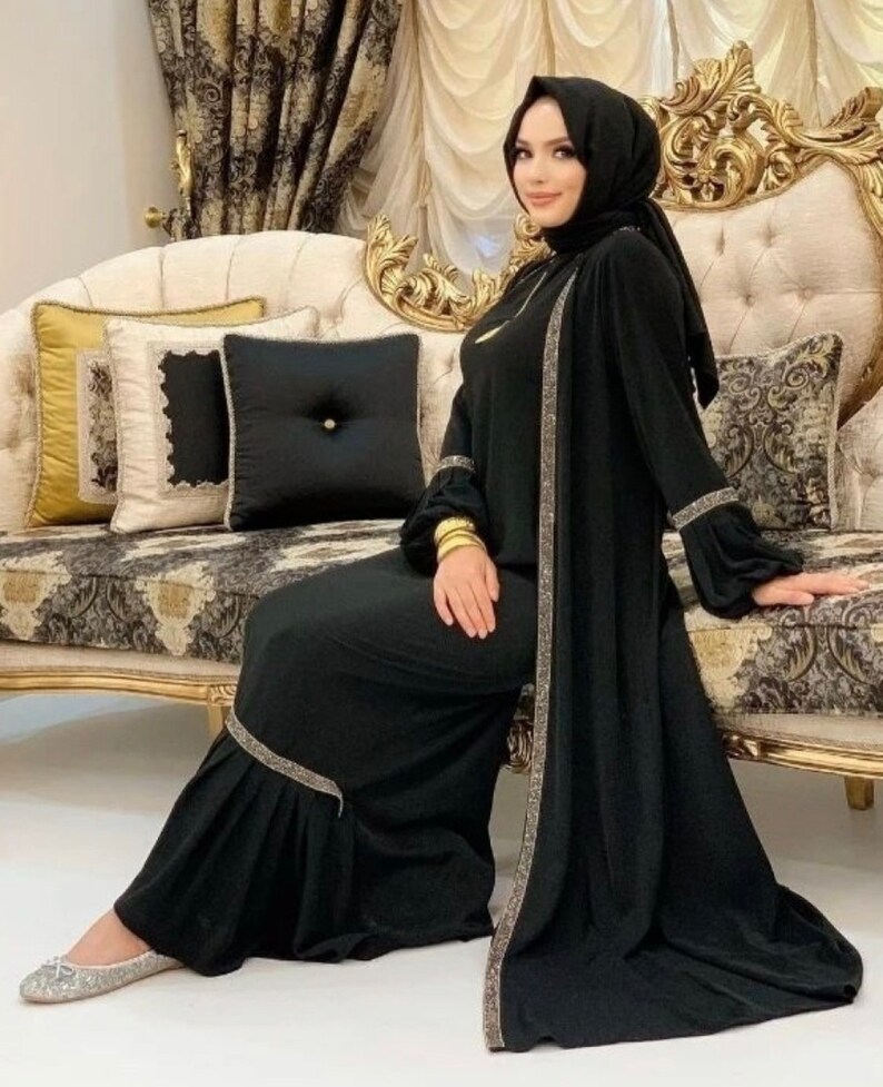 Stylish Dubai Abaya for Muslim Women, Beautiful Black Stone Work ...
