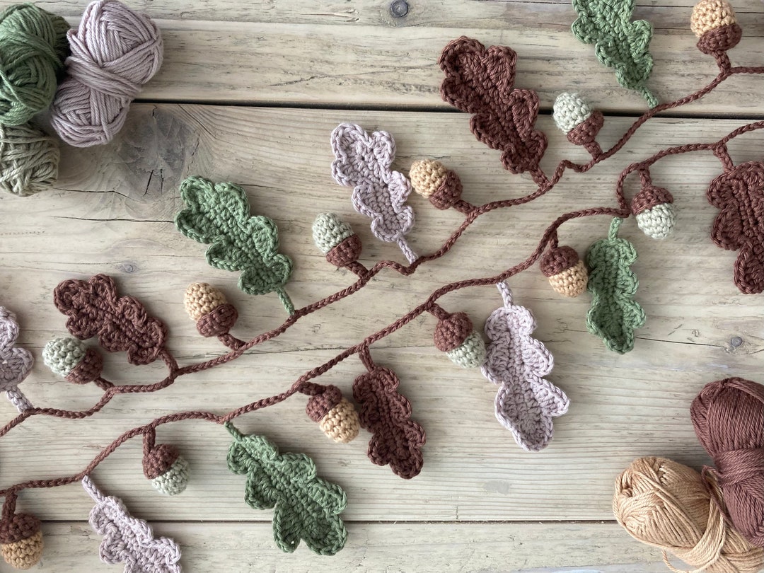 CROCHET PATTERN - Oak Leaves & Acorns Garland | Autumn / Fall Crochet ...