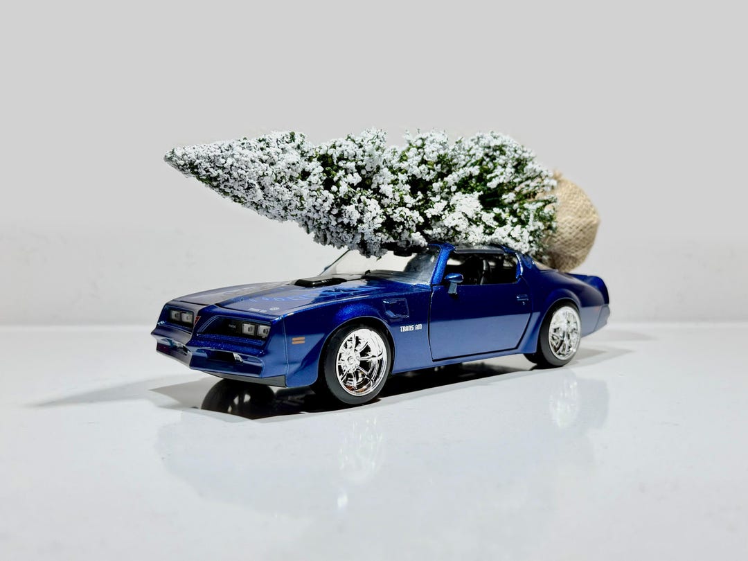 1/24 1977 Pontiac Firebird Trans Am Diecast With Christmas Tree ...
