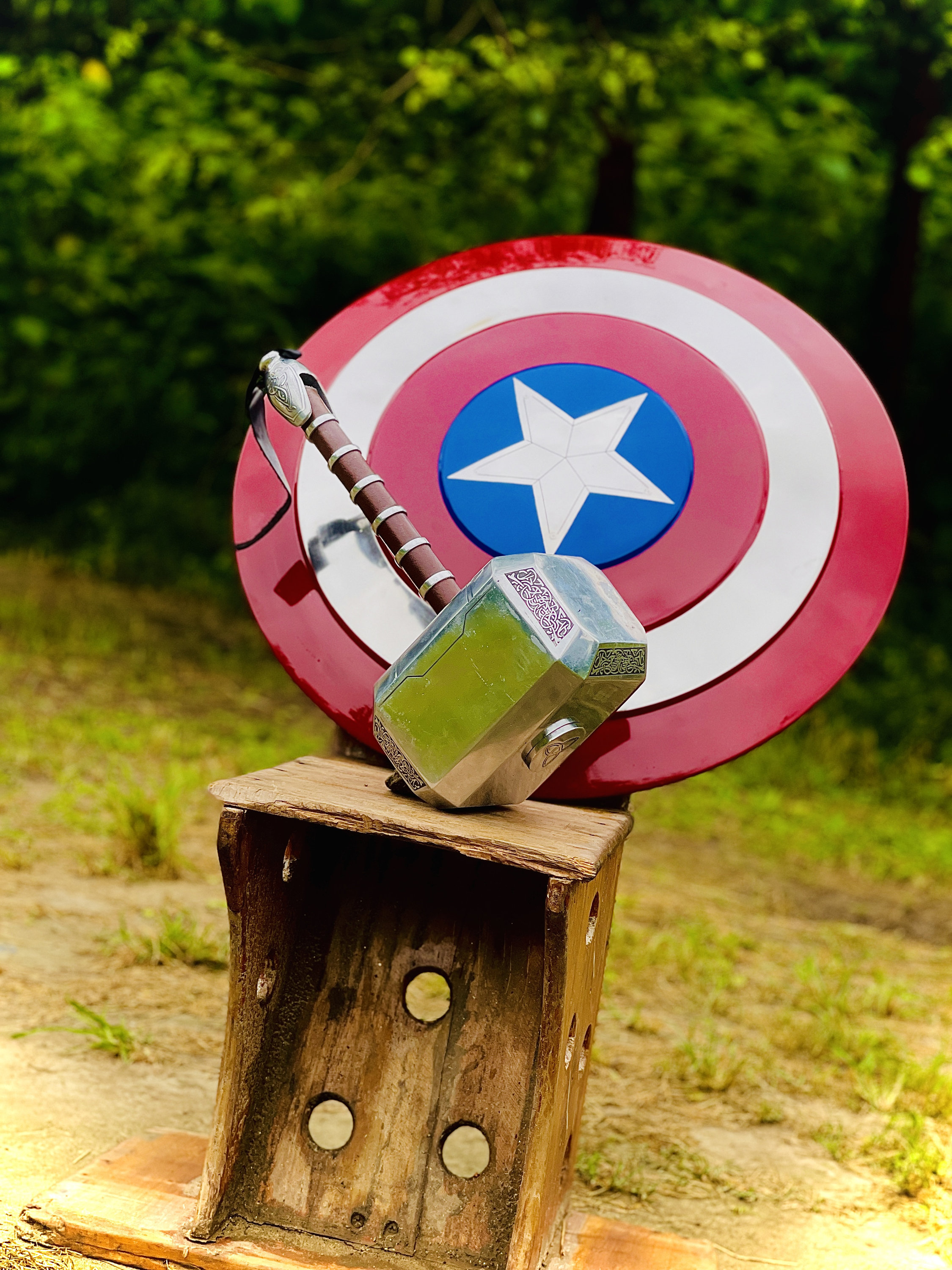 Authentic Captain America Shield and Thor Hammer Set for Epic Cosplay ...