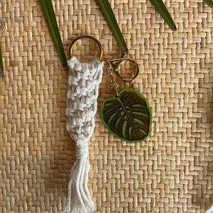 Monstera Leaf and Macrame Keychain | Wood Keychain | Tropical | Boho ...