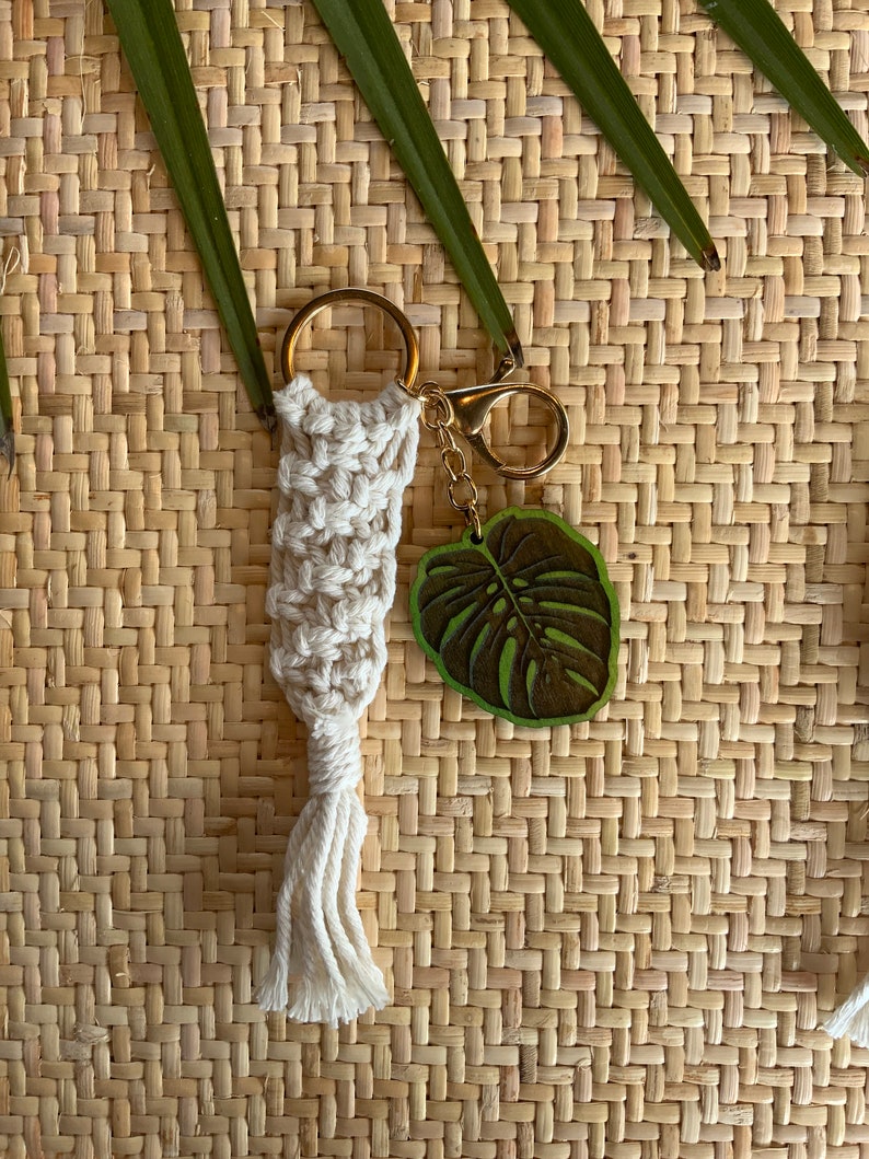 Monstera Leaf and Macrame Keychain | Wood Keychain | Tropical | Boho ...