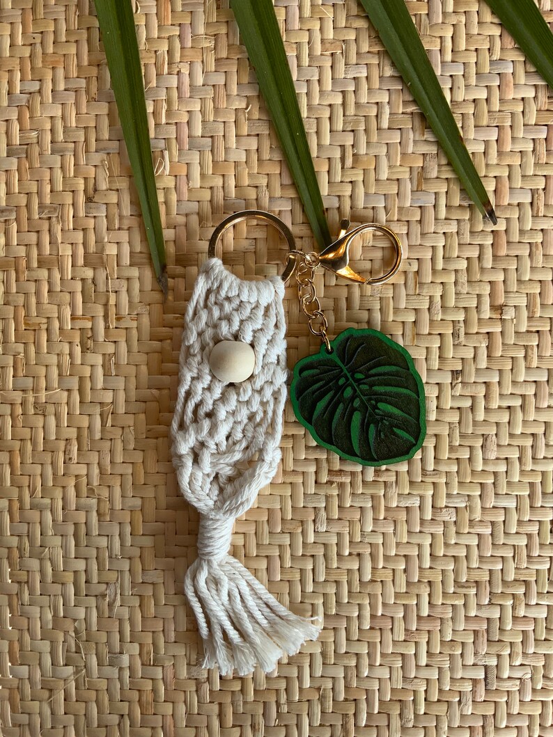 Monstera Leaf and Macrame Keychain | Wood Keychain | Tropical | Boho ...