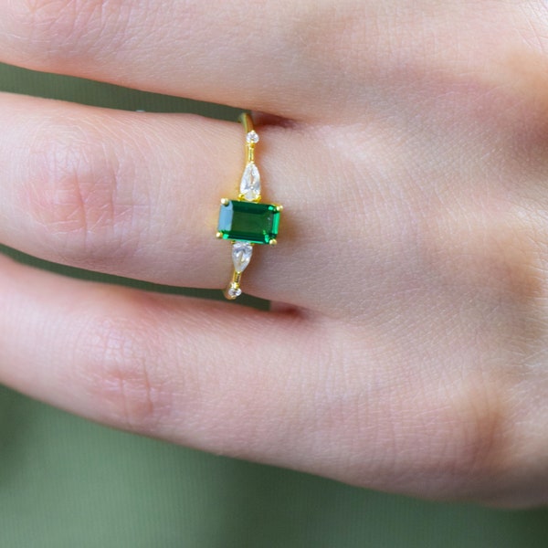 Emerald Green Ring - Etsy