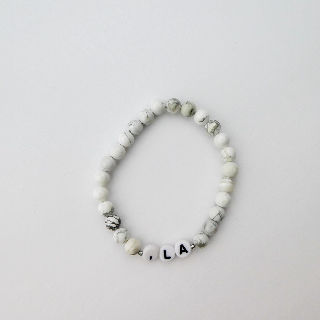 Kamala comma ,la Bracelet Made With 6mm White Howlite Gemstones Get ...