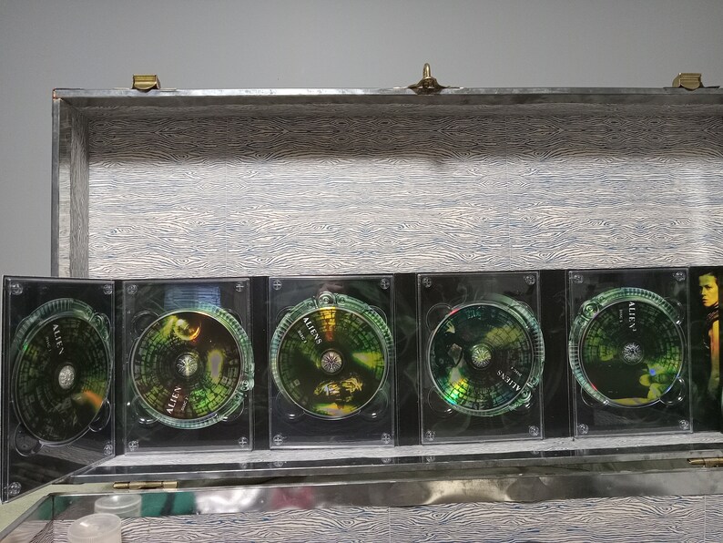 2003 Alien Quadrilogy 9 Disc Used DVD Boxset| Nostalgia | DVD Movie ...