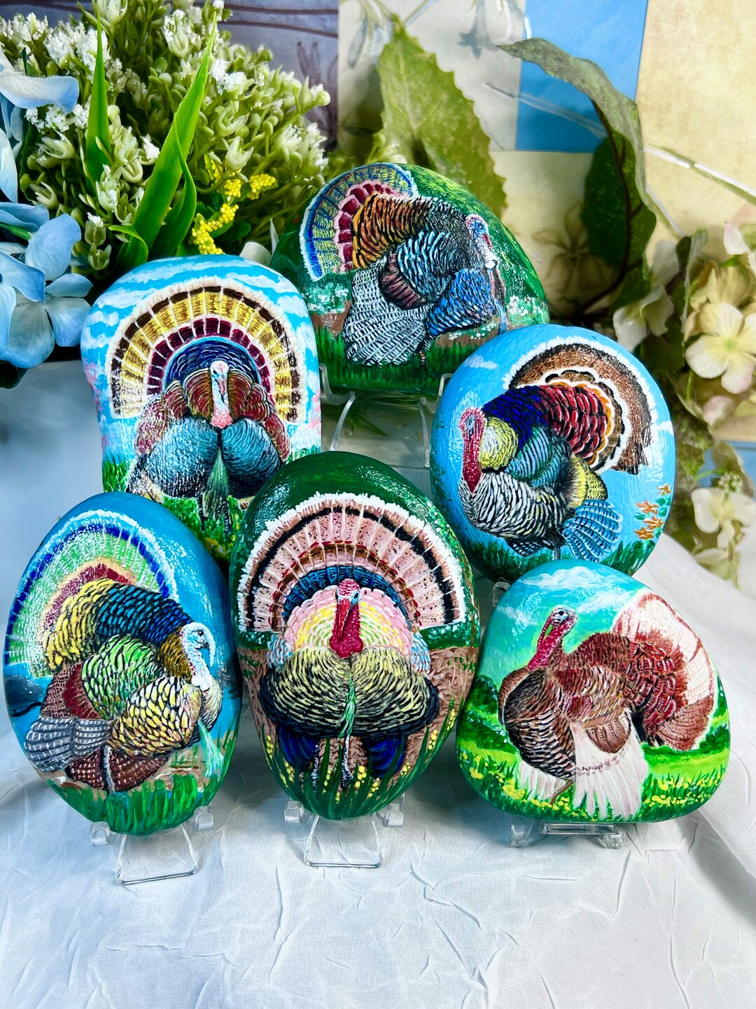 Turkey Painted Rock. A Turkey With Its Tail Spread is Very Beautiful ...