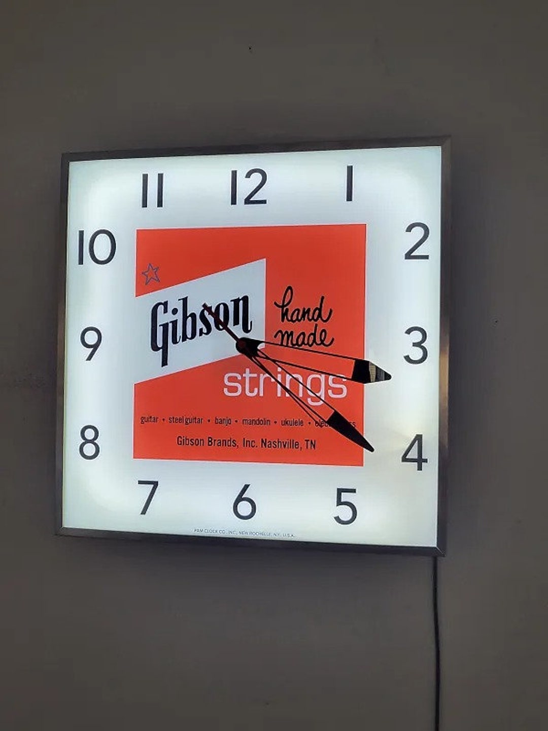 60's Style Gibson Guitars Dealer Style Light up Clock Killer Cool Man ...