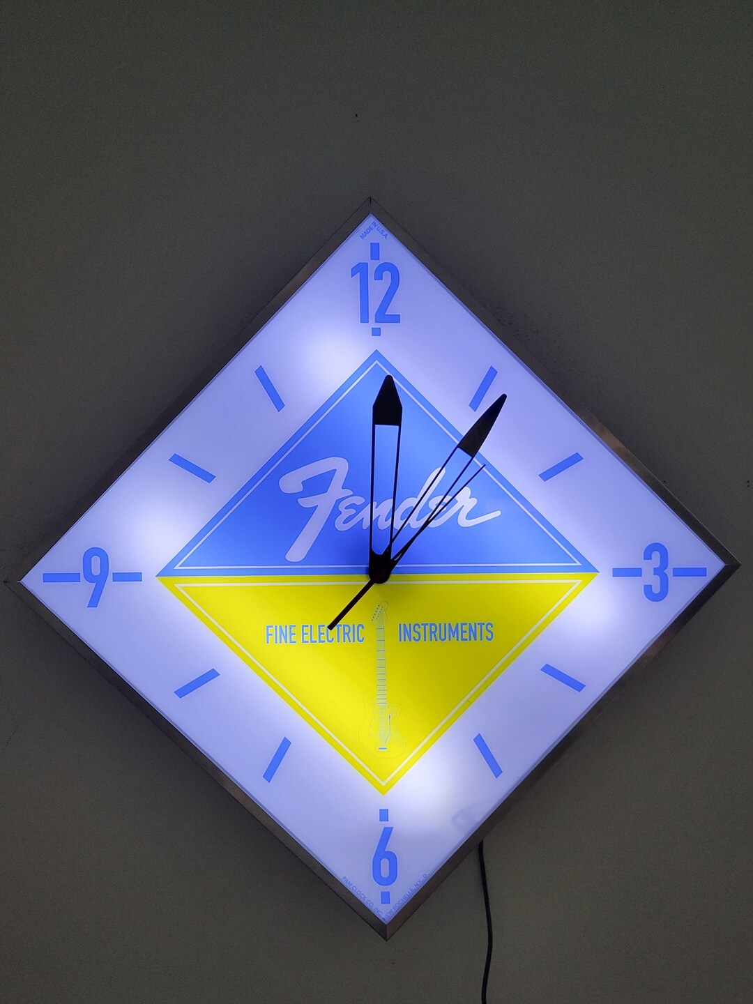 Fender Guitars Light up Diamond Clock | 1965 Dealer Style White & Amber ...