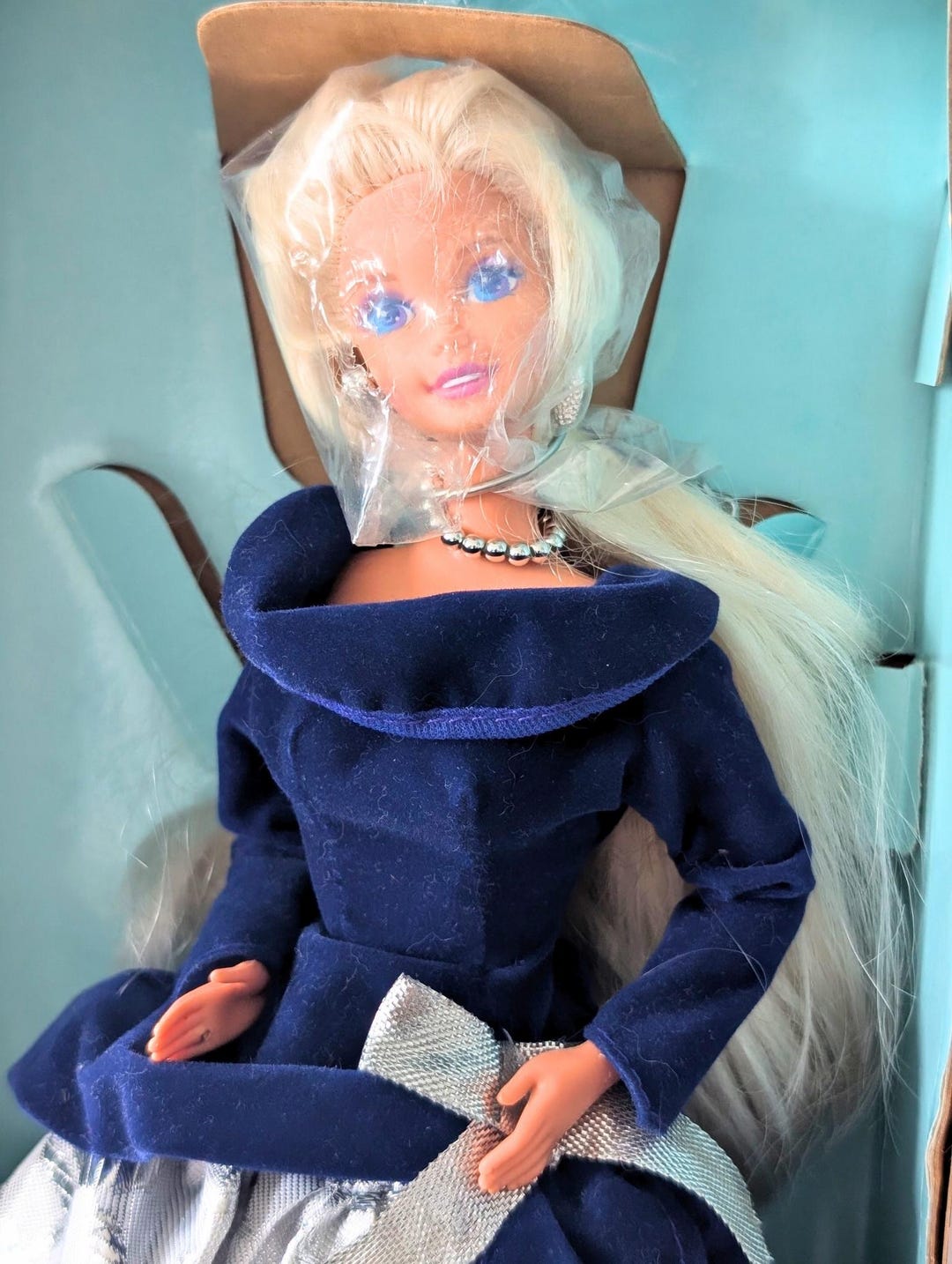 1995 Avon Winter Velvet Barbie Doll - Vintage Collectible - Etsy