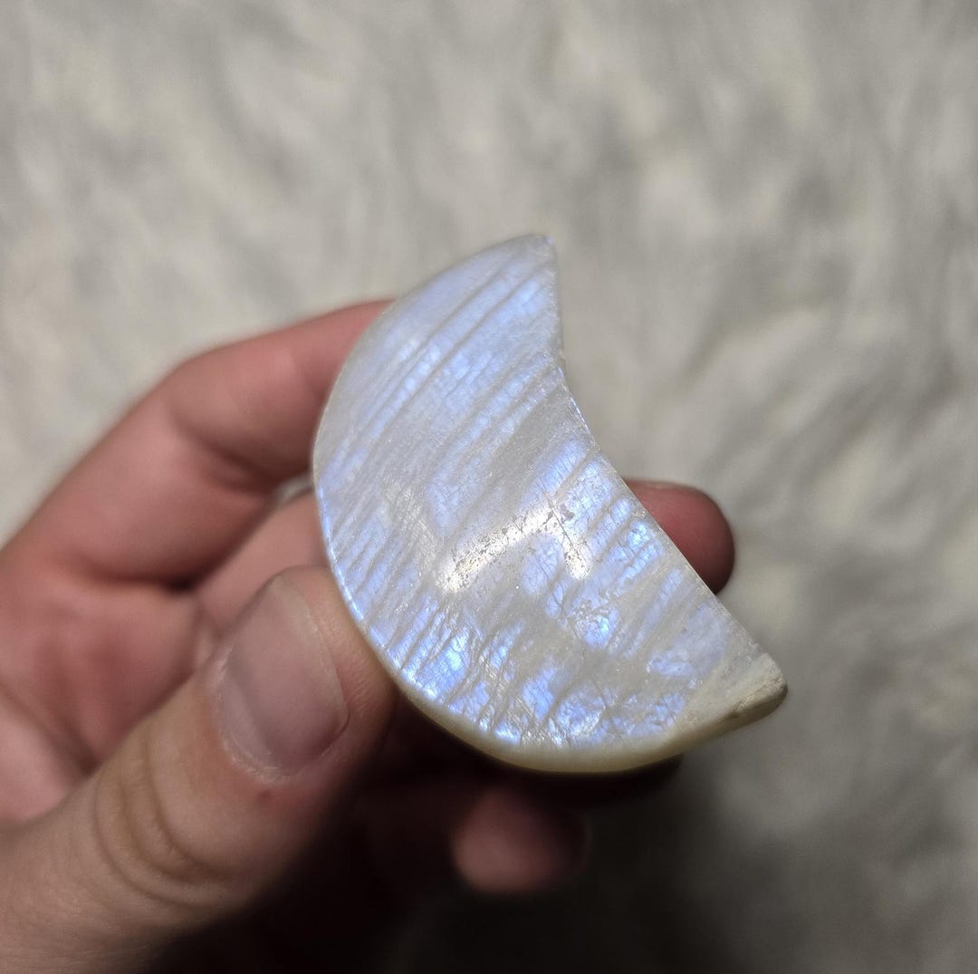 Blue Flash Moonstone Moon Crystal Carving Cute Small Size Rainbow ...