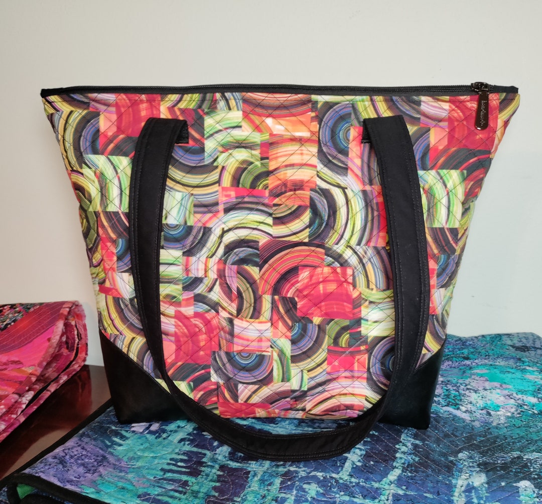 Large Quilted Geo Swirl Tote With Zipper 0726 - Etsy