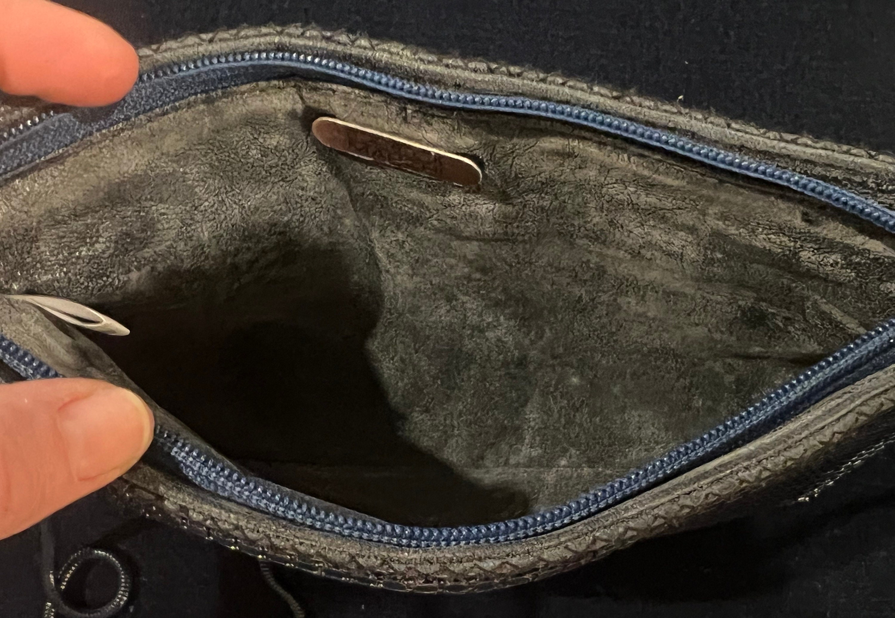 Vintage Carla Marchi Womens Carla MARCHI Navy Mesh Shoulder/crossbody ...