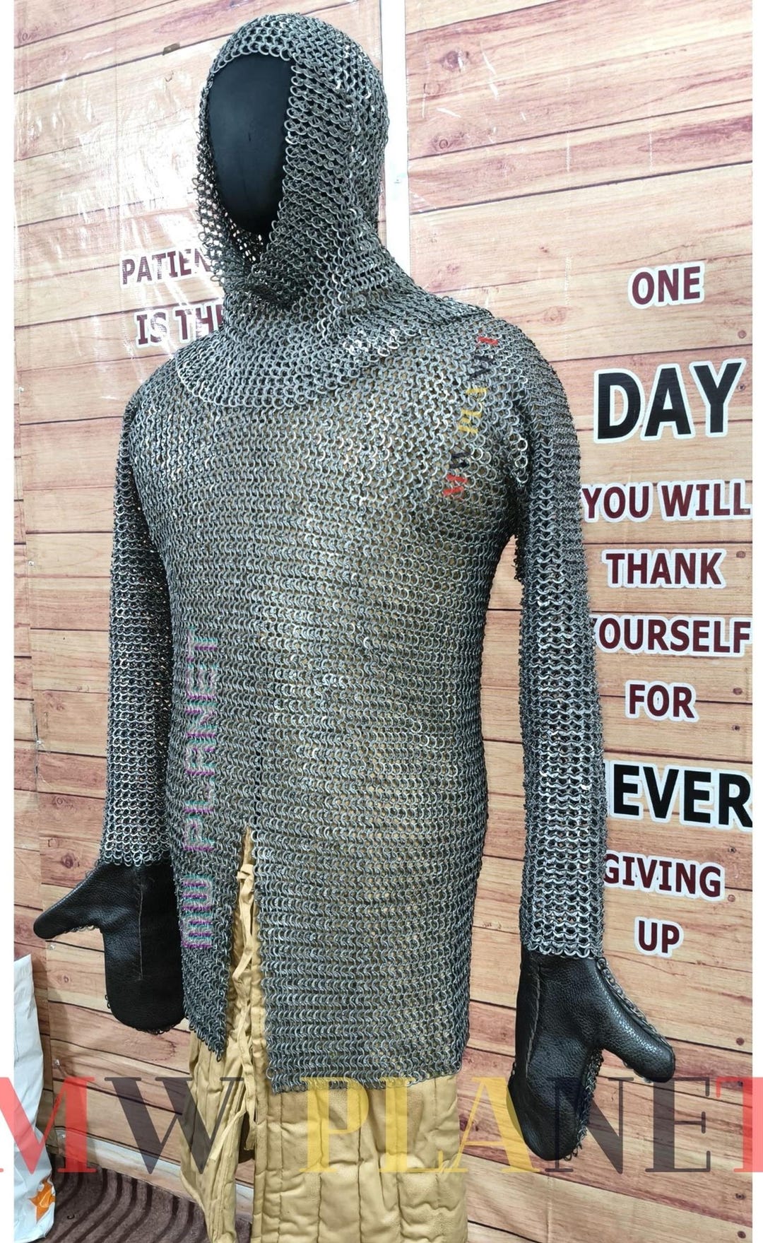 Medieval Chainmail Shirt With Leather Gloves | 9mm Flat Riveted Hauberk ...