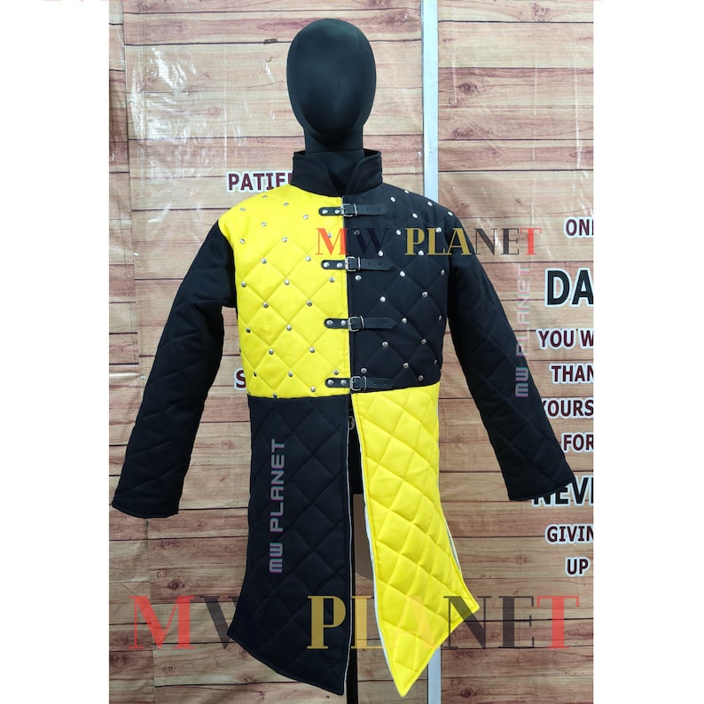 Mittelalterliche Gambeson Rüstung: Wattierte Baumwollweste für LARP ...