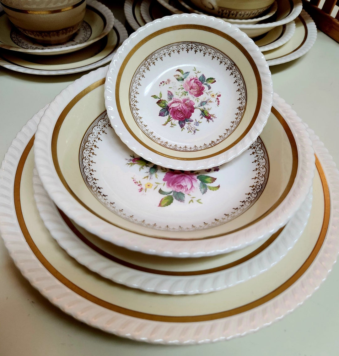 Vintage 1930s - 40s Johnson Bros WINDSOR WARE Floral Bouquet Dinner Set ...