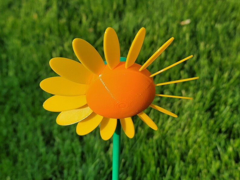 Yard Spinner Daisy pick Your Color - Etsy