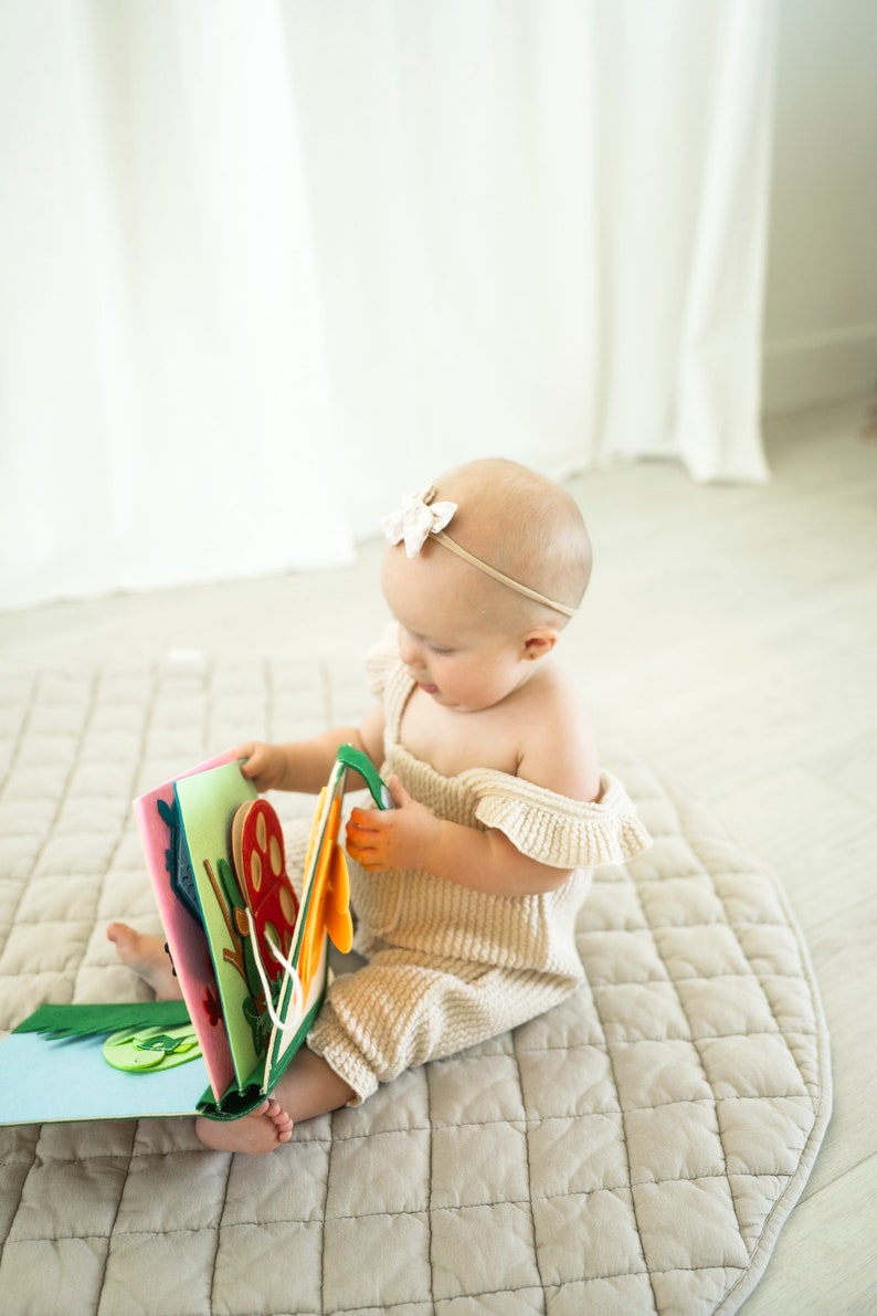 Peek-a-boo Lion Felt Quiet Book – Montessori Activity Book - Etsy