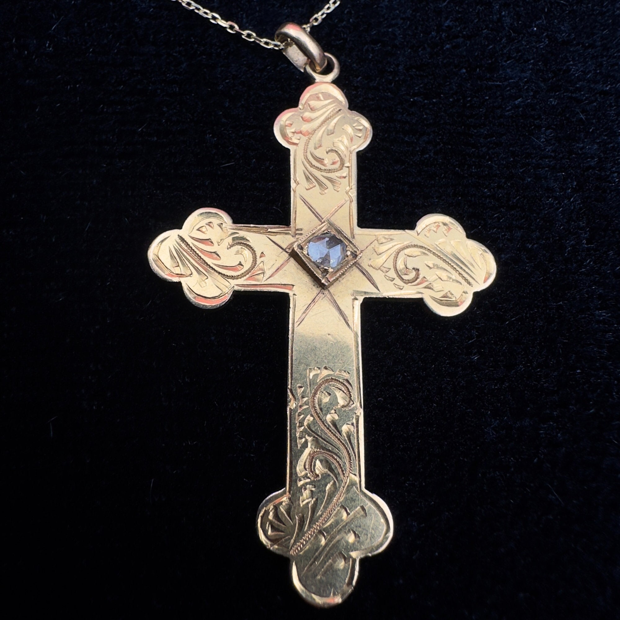 Antique Cross From the 1920s on 18K Gold Featuring Natural Oldcut ...